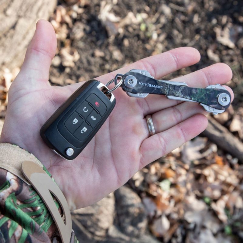 KeySmart Aluminum Compact Key Organiser (2-8 Keys, Mossy Oak Camo ...