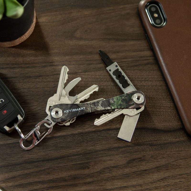 KeySmart Aluminum Compact Key Organiser (2-8 Keys, Mossy Oak Camo ...