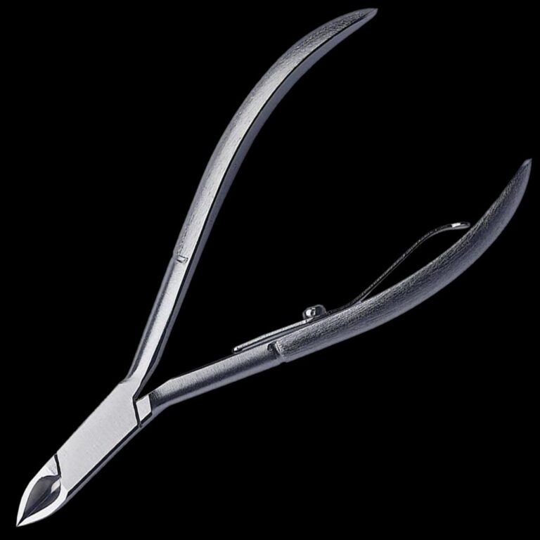 Victorinox Cuticle Nipper | PocketDump.com